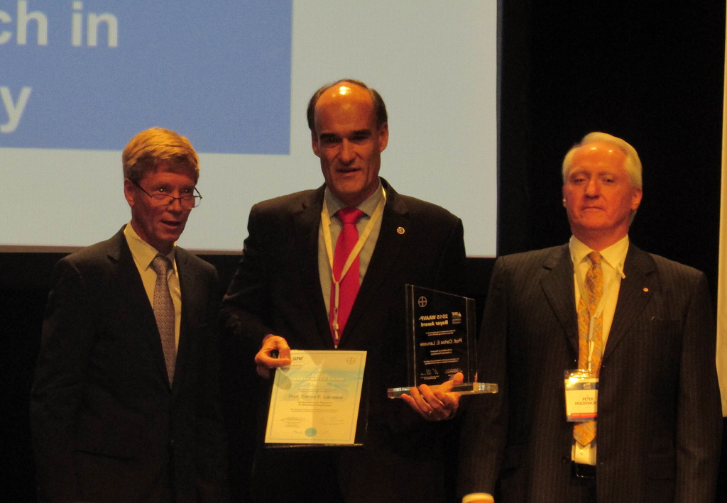 LANUSSE, DIRECTOR DEL CCT TANDIL, RECIBIÓ DISTINCIÓN EN INGLATERRA | UNICEN